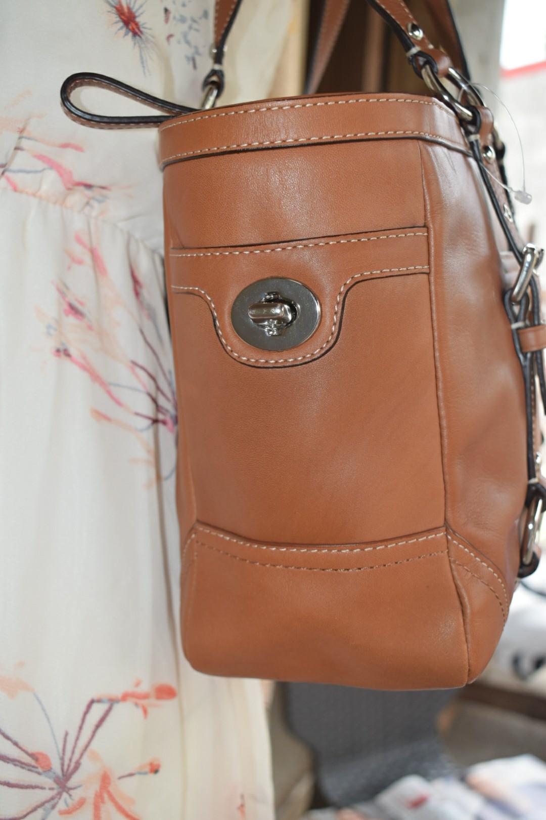 COACH F12343 LEATHER GALLERY EAST WEST TOTE, Women's Fashion, Bags ...