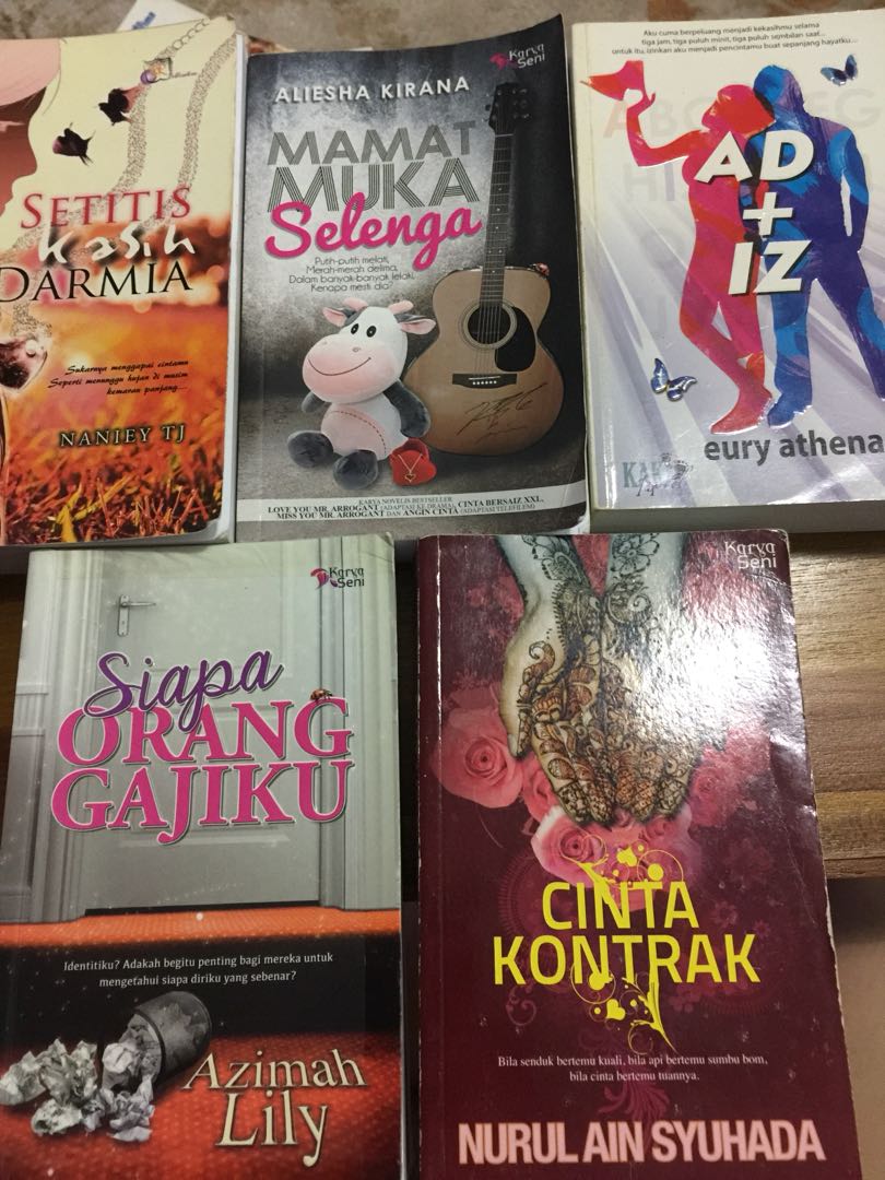 Novel Melayu RM10, Hobbies & Toys, Books & Magazines, Storybooks on Carousell