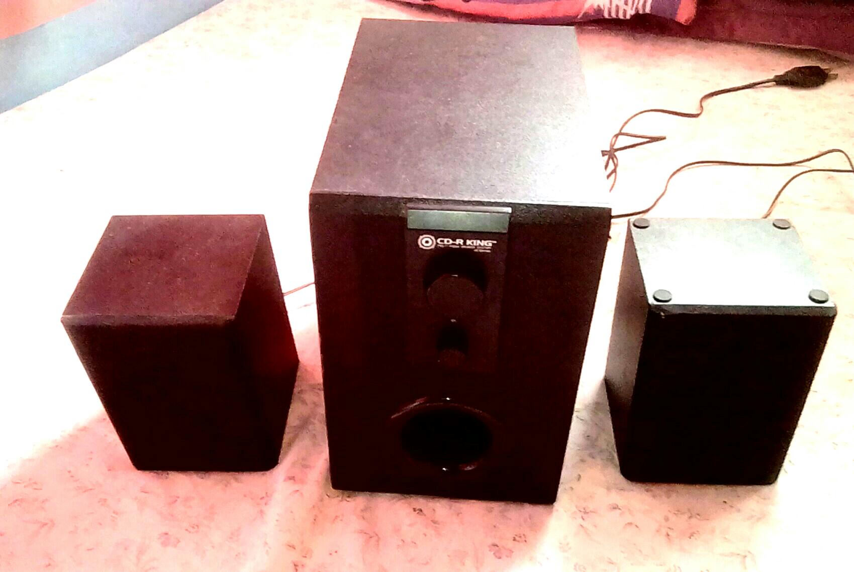 CD - r king speaker on Carousell