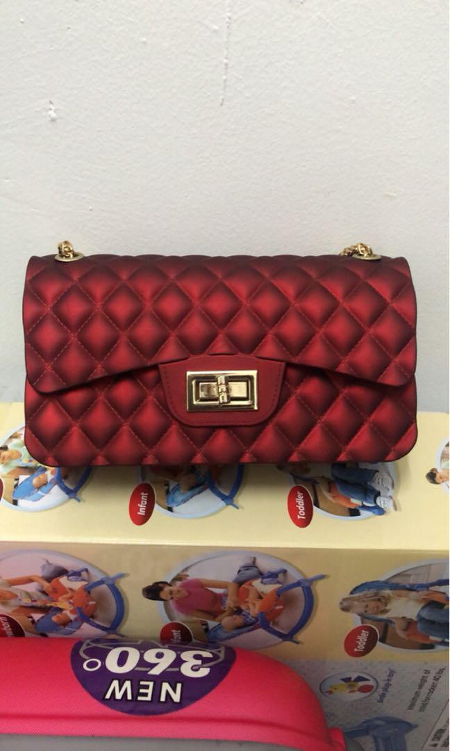 Handbeg, Women's Fashion, Bags & Wallets, Tote Bags on Carousell