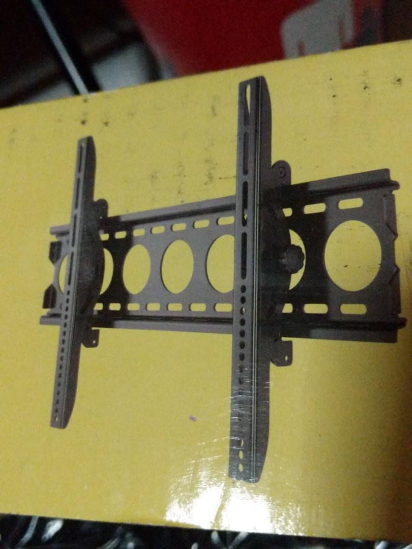 VuePoint Tilting TV Wall Mount, Furniture, Others on Carousell