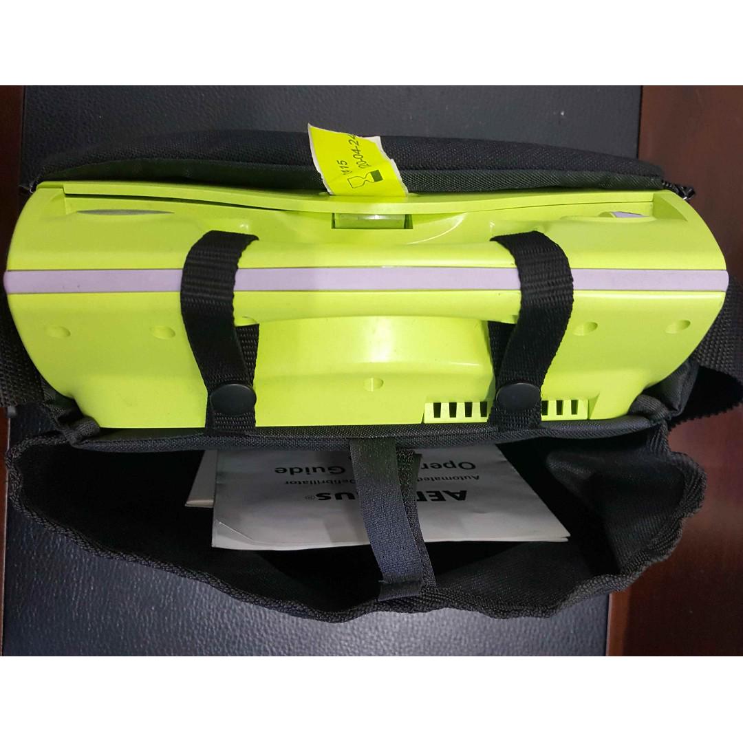 Defibrillators - Zoll Medical AED Plus Defib with soft carrying case ...