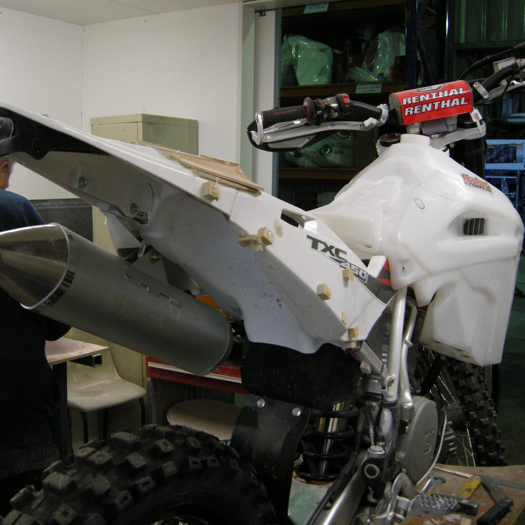 Safari Singapore Suzuki DRZ400SM DRZ400S DRZ400E 17 Litres 28 Litres ...