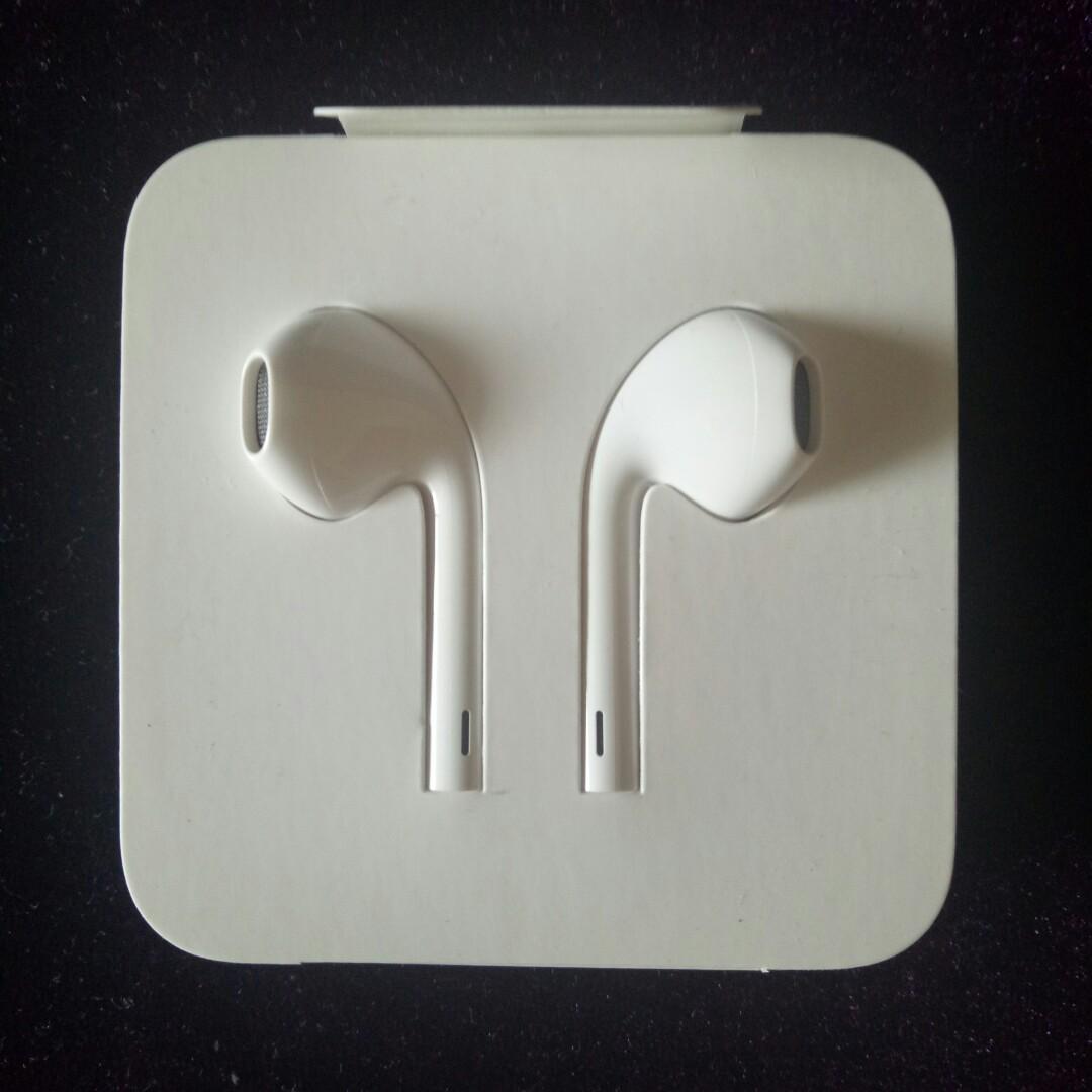 EarPods with Lightning Connector, Mobile Phones & Gadgets, Mobile ...