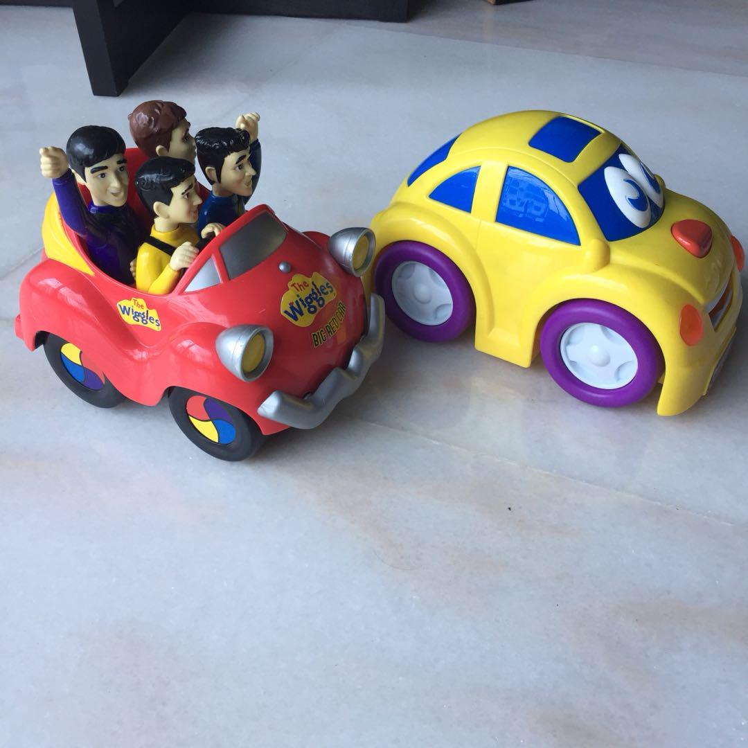 Set of 2 - The Wiggles Big Red Car and a funny yellow car, Hobbies ...