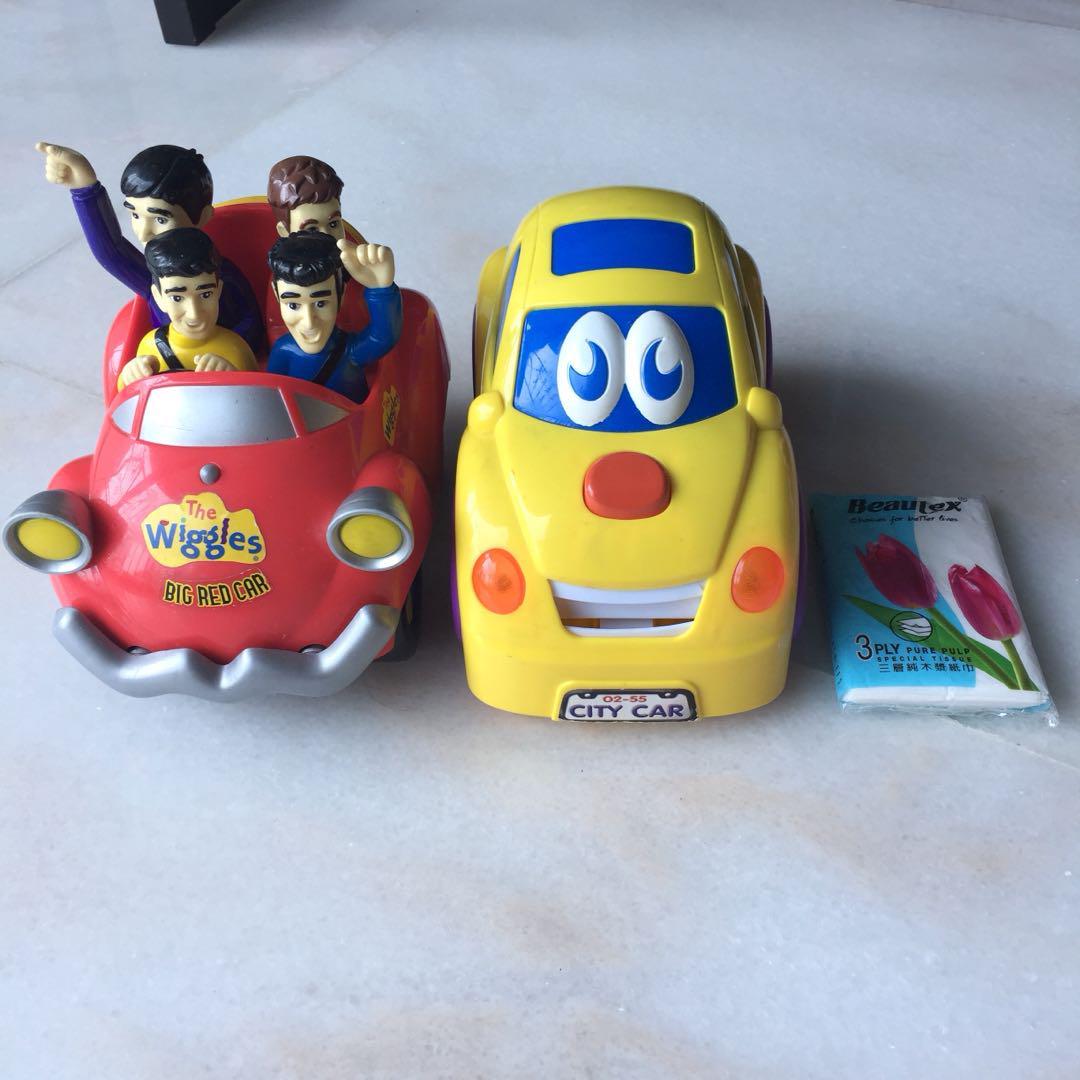 Set of 2 - The Wiggles Big Red Car and a funny yellow car, Hobbies ...