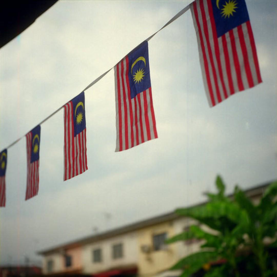 In-Stock 10m Hanging Malaysia Flag Bunting String Banner Jalur Gemilang ...
