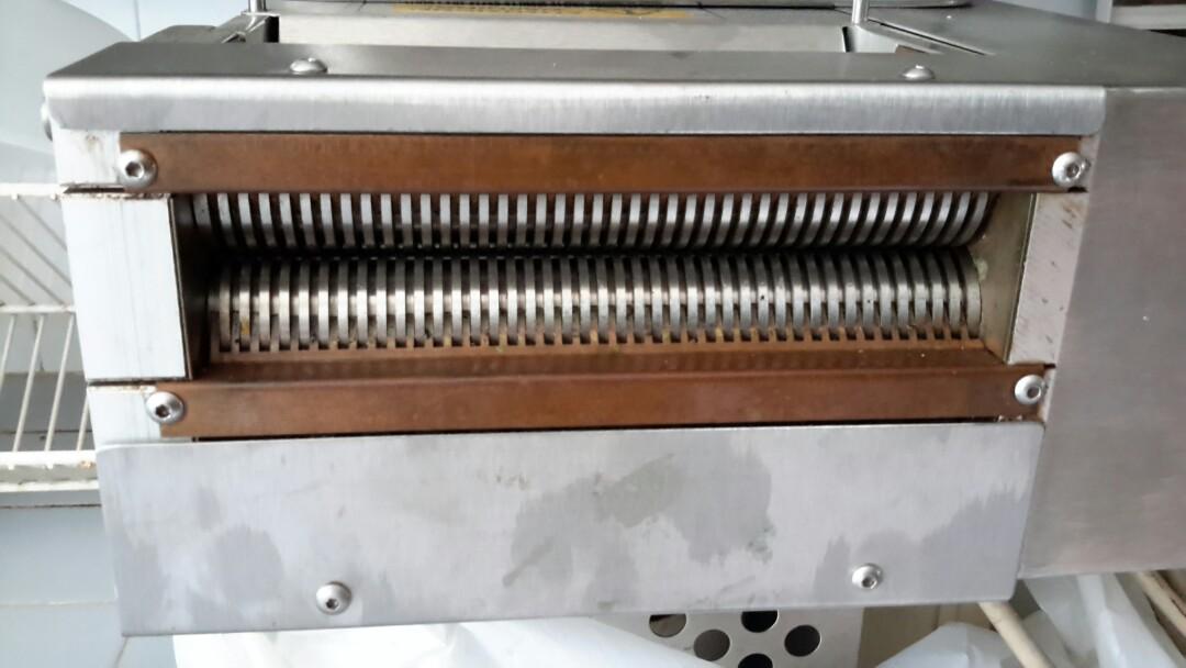 La Monferrina Pasta Machine 1 HP/750W NINA 250, TV & Home Appliances ...