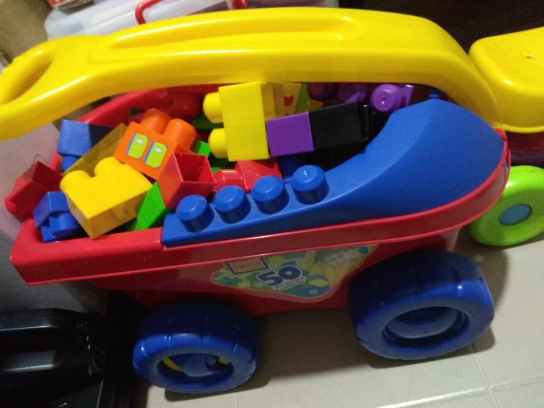 Mega blocs with mega bloc wagon, Hobbies & Toys, Toys & Games on Carousell