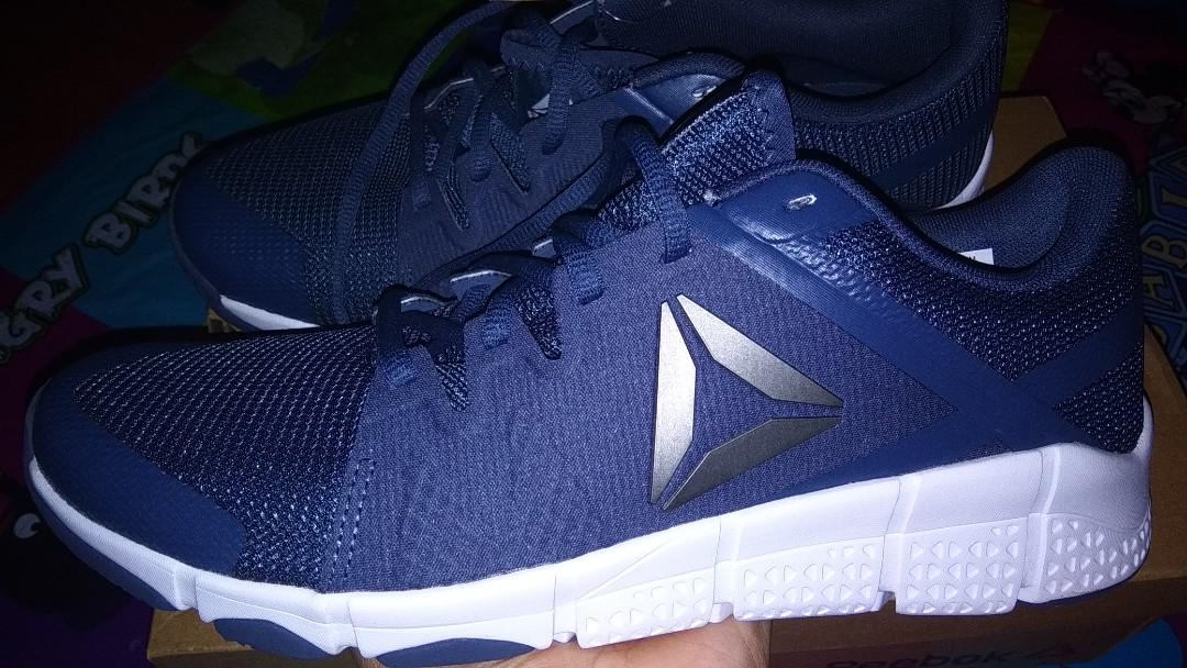 Sepatu Running, Fesyen Pria, Sepatu di Carousell