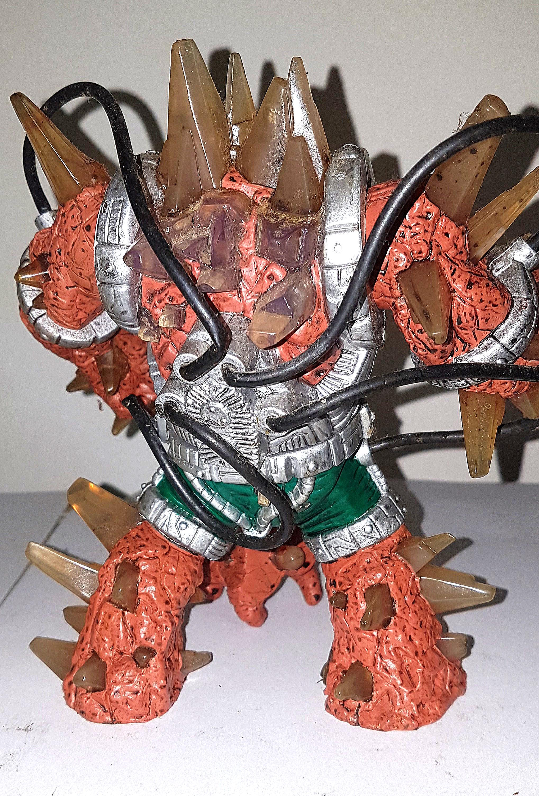 TOTAL CHAOS " QUARTZ " ACTION FIGURE with SPRING LOADED SUPER POWER ...