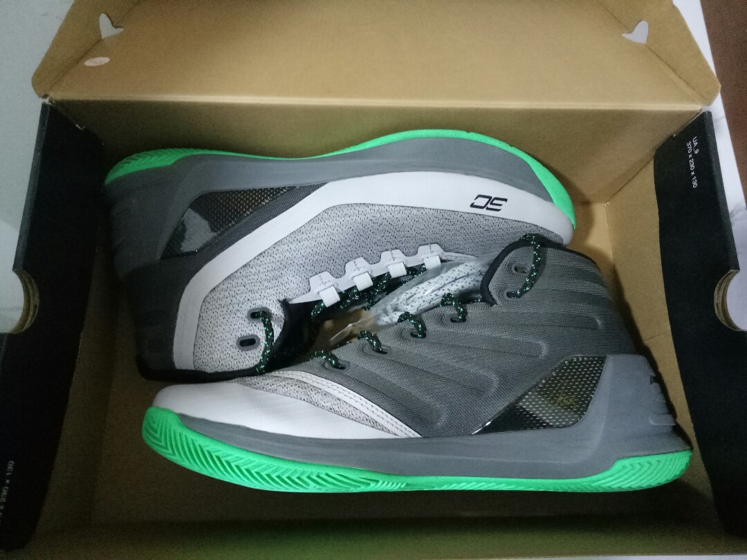 Under Armour Curry 3s, Men's Fashion, Activewear on Carousell