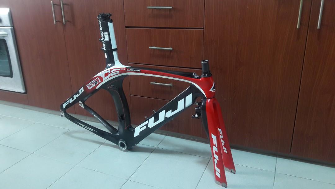Fuji D6 3.0 Carbon Frameset, Sports Equipment, Bicycles & Parts ...
