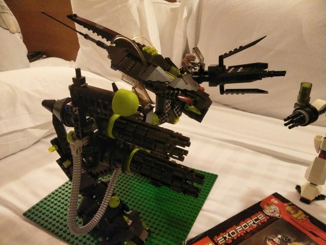 Lego set 7713 exo force Bridge Walker vs White Lightning, Hobbies ...