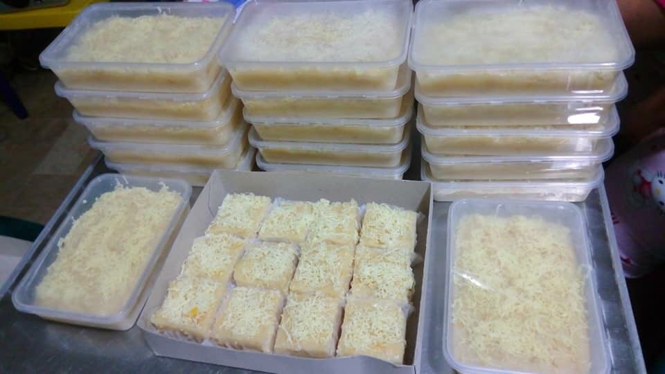 Delicious Maja Blanca w/ Cheese, Food & Drinks, Packaged & Instant Food ...