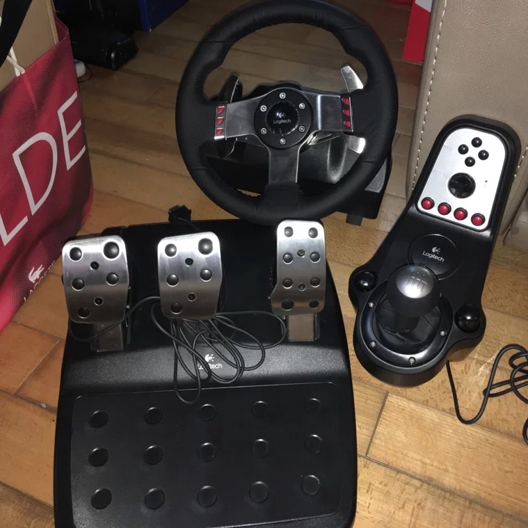 Logitech G27軚盤, 電腦＆科技, 電腦周邊及配件, 電腦鍵盤及相關產品 - Carousell