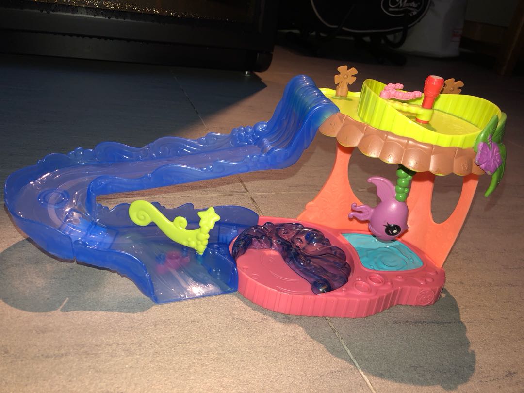 LPS Water slide, Hobbies & Toys, Toys & Games on Carousell