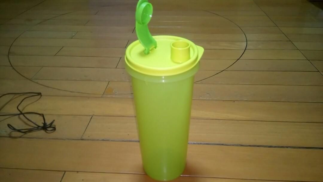 Tupperware Handy Cool, TV & Home Appliances, Kitchen Appliances, Water ...