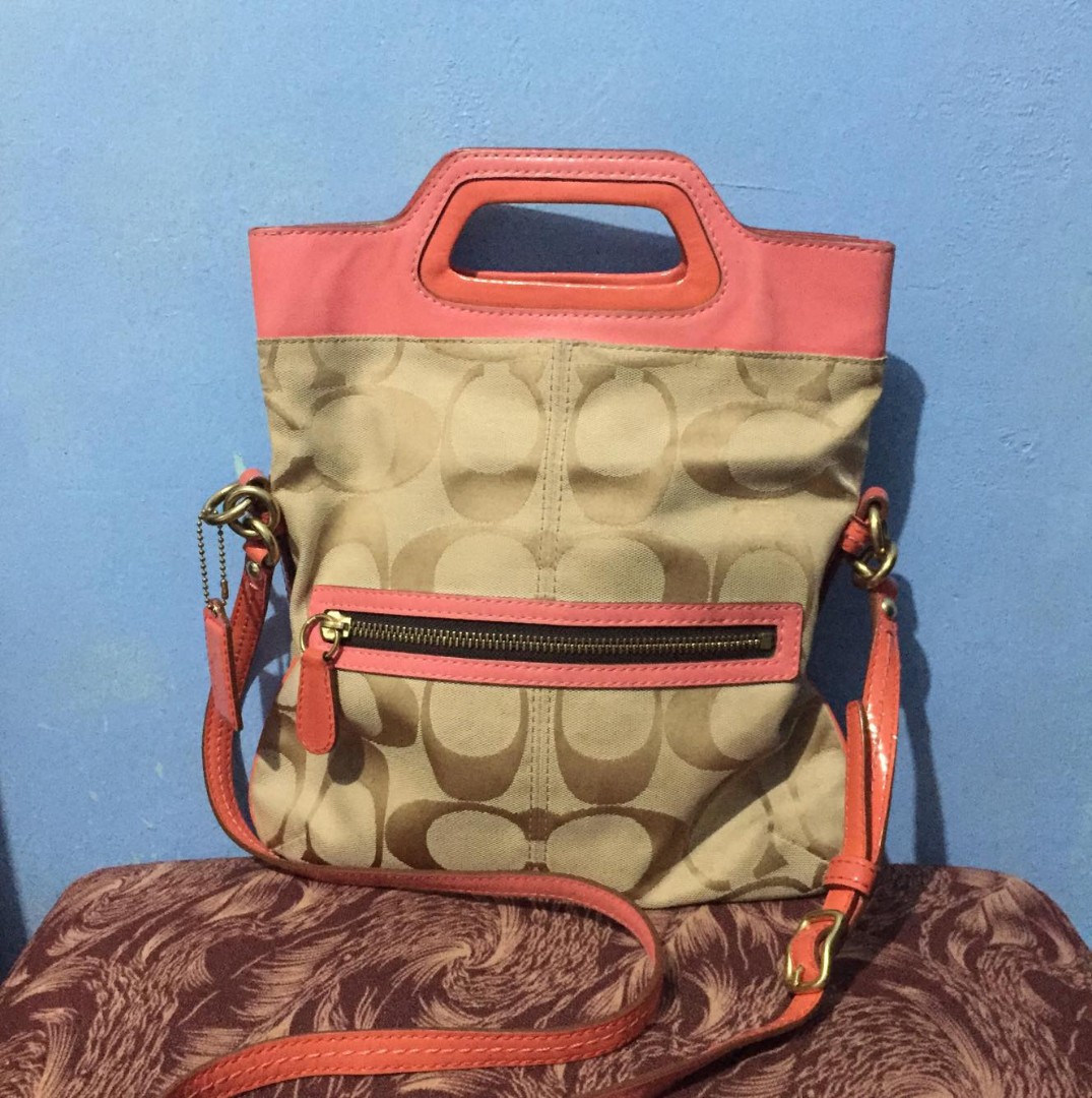 Coach sling bag, Women's Fashion, Bags & Wallets, Cross-body Bags on ...