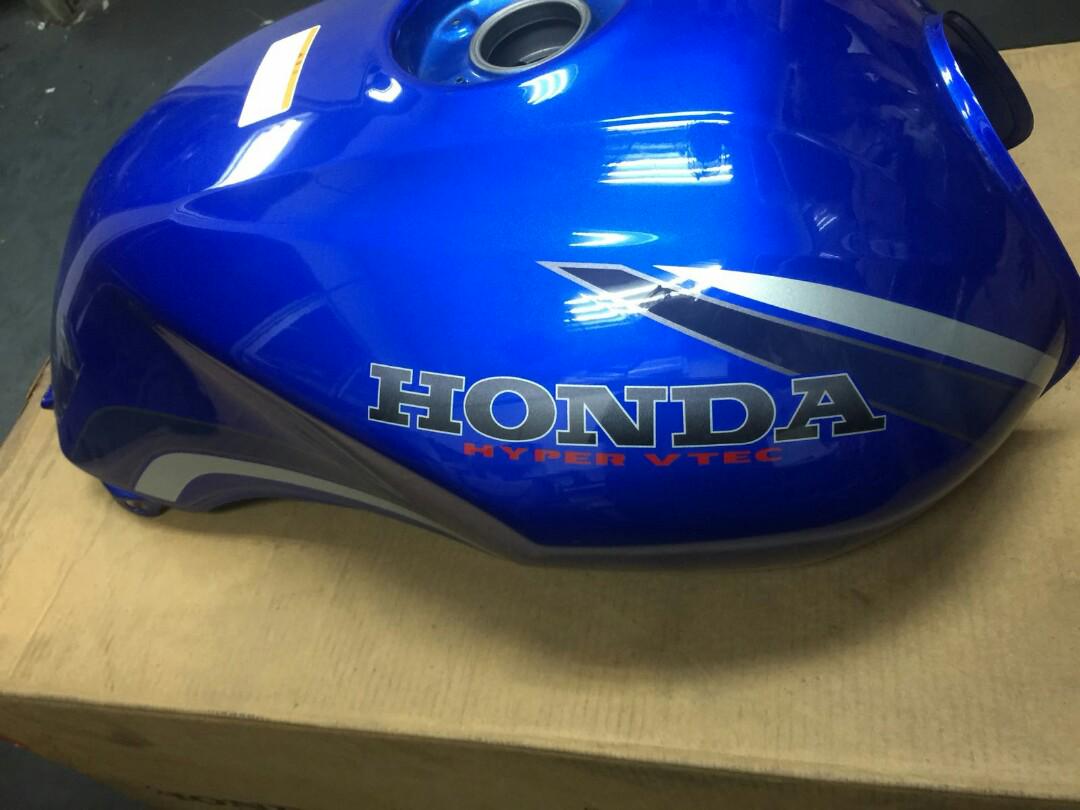 Honda CB400 V Tec fuel tank, Motorcycles, Motorcycle Accessories on ...