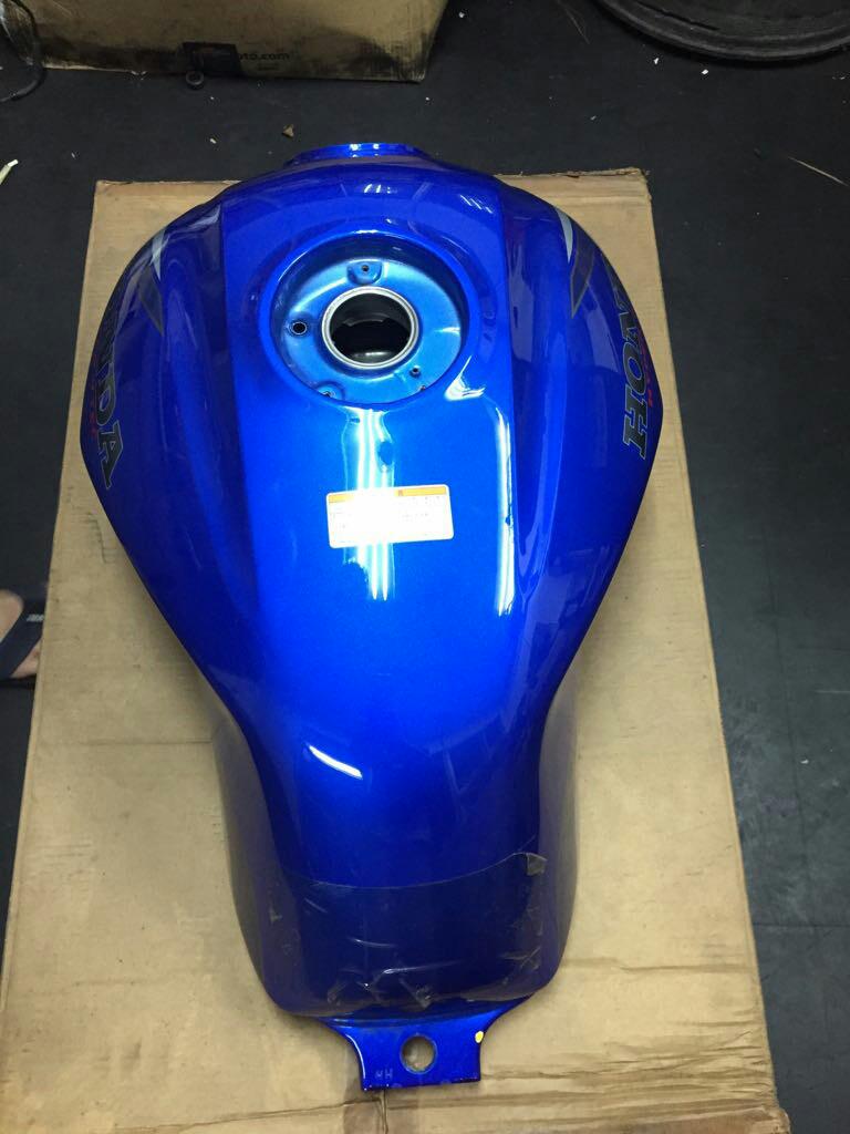Honda CB400 V Tec fuel tank, Motorcycles, Motorcycle Accessories on ...