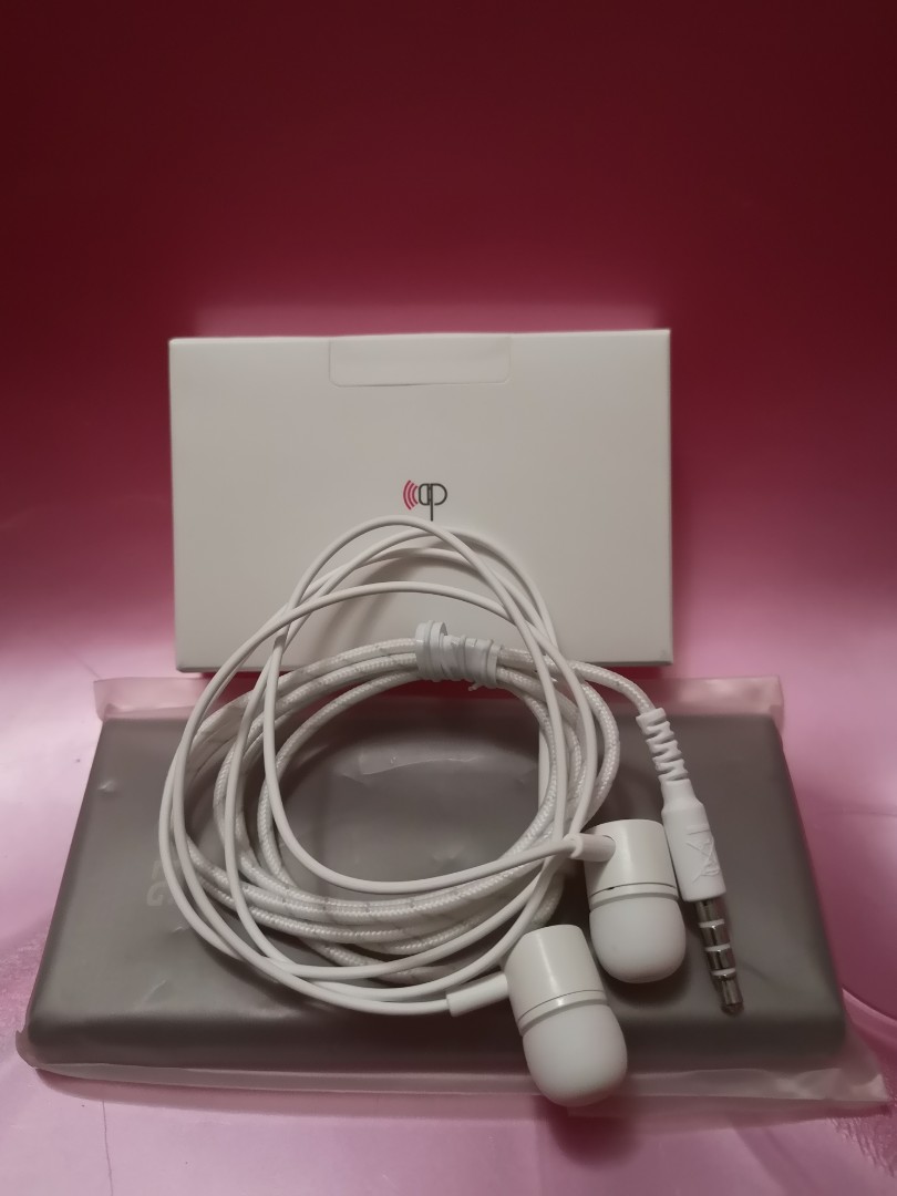 LG Earphone, Audio, Earphones on Carousell