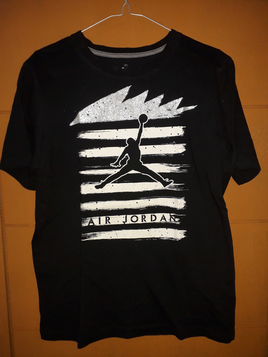 NIKE jump man jordan, Fesyen Pria, Pakaian di Carousell