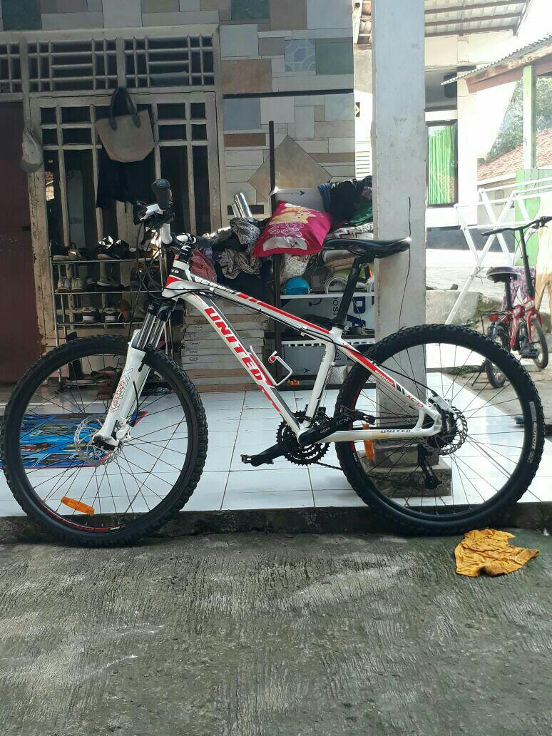 Sepeda United not giant, Olah Raga, Sepeda di Carousell
