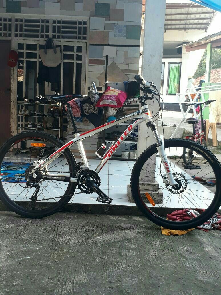 Sepeda United not giant, Olah Raga, Sepeda di Carousell