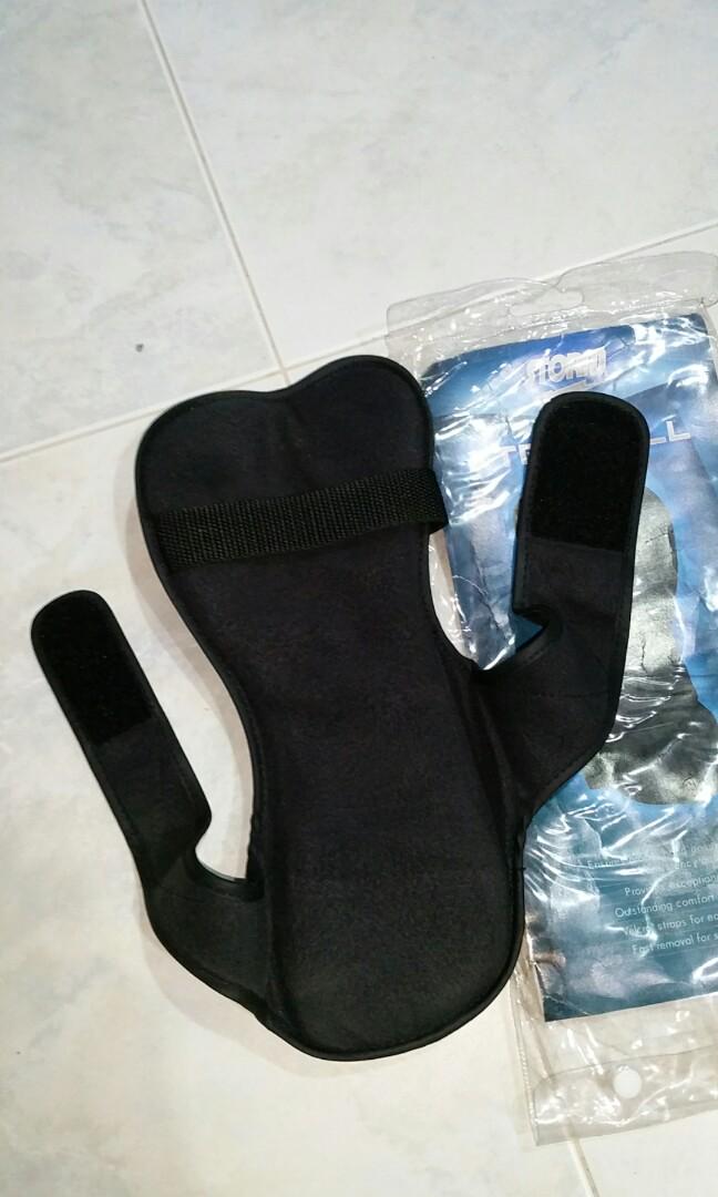 Storm Xtra Roll Handguard L size RH., Health & Nutrition, Braces ...