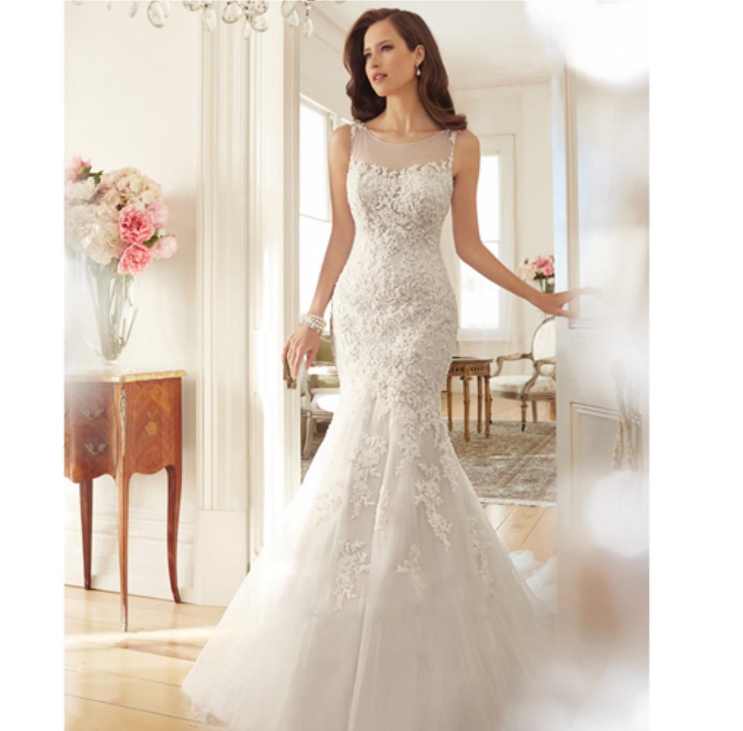 White Fishtail Wedding Dress, Women's Fashion, Dresses & Sets, Evening ...