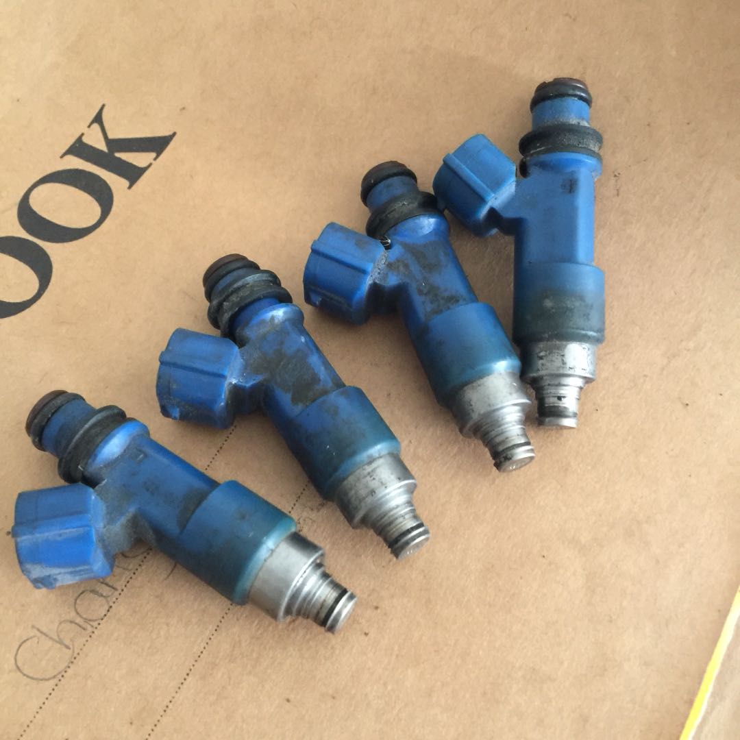 WRX blue injectors, Car Accessories, Accessories on Carousell