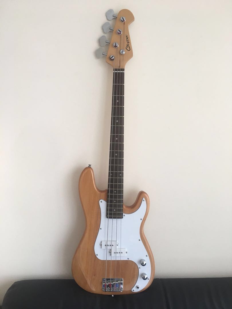 Electric Bass Cheetah Guitar with Amp, Hobbies & Toys, Music & Media ...
