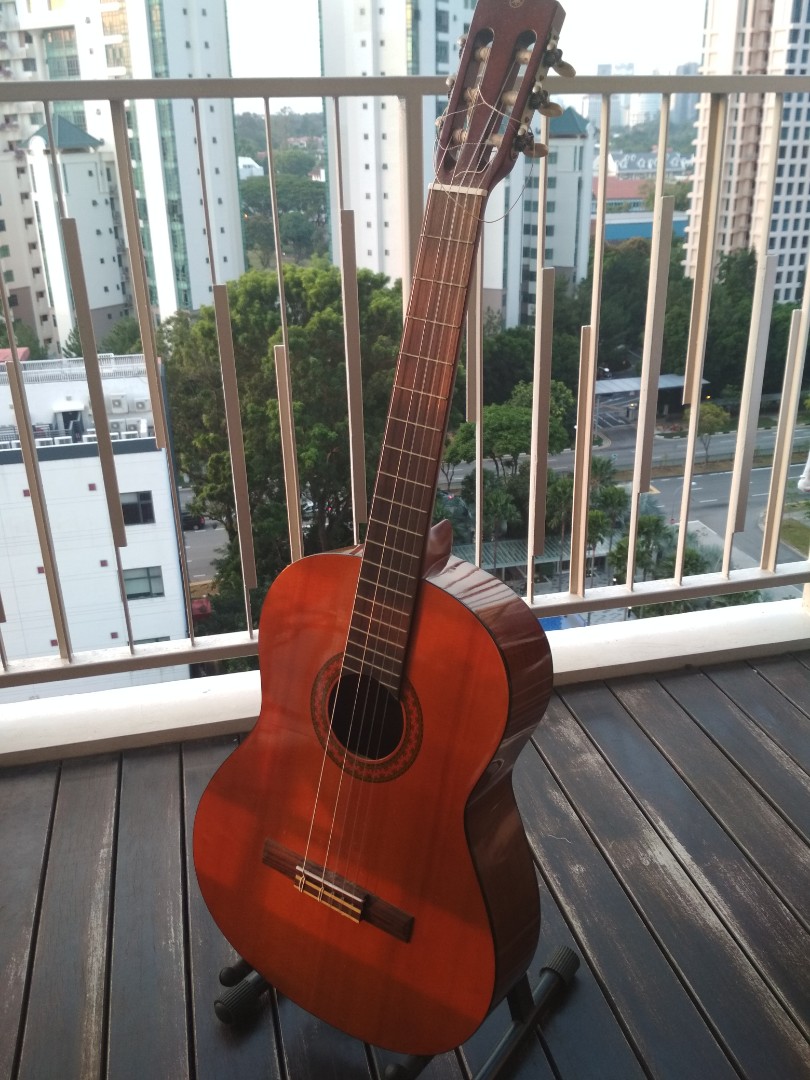 Guitar - Yamaha C40 (with stand), Hobbies & Toys, Music & Media ...