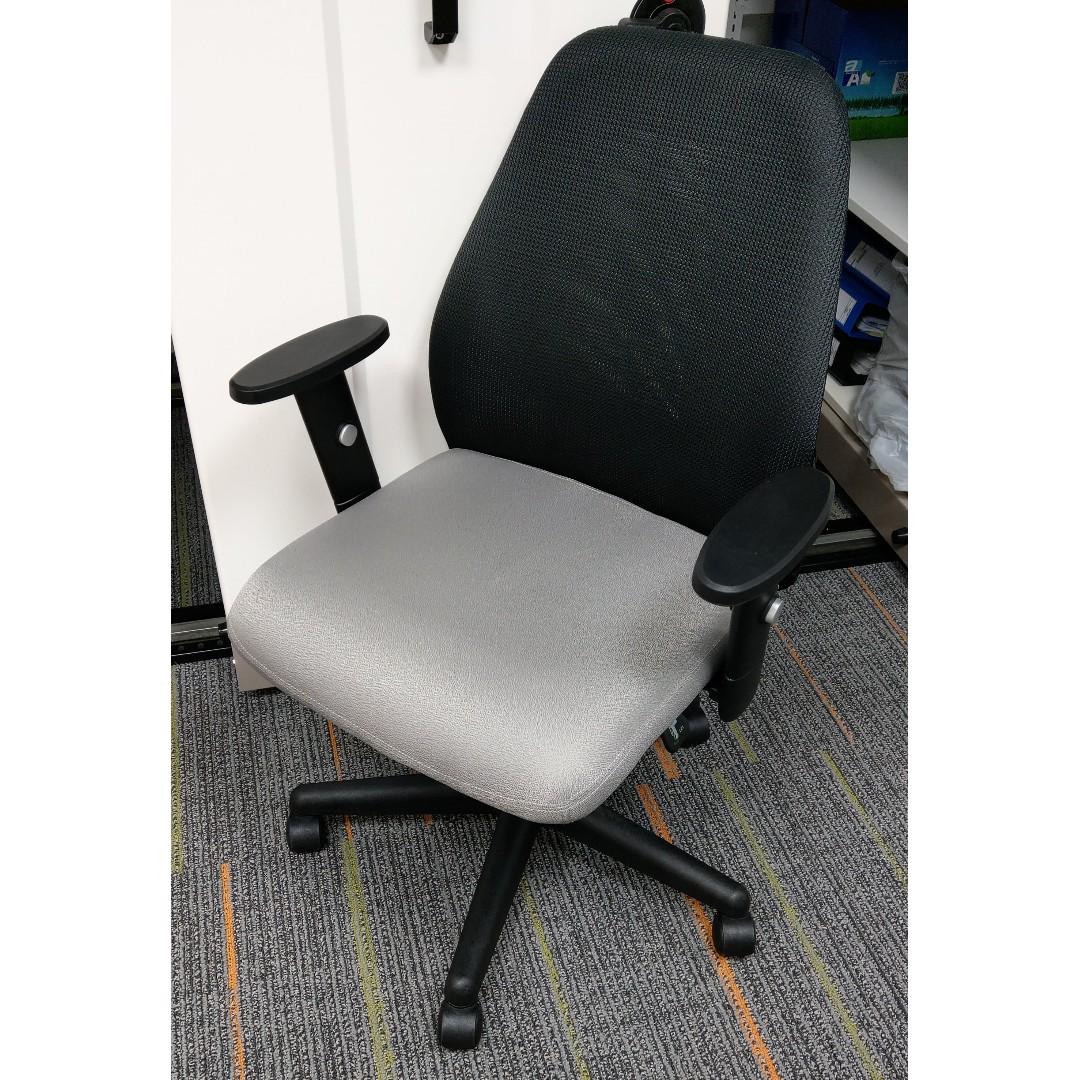 Posh Office Chair － 辦公椅 （2張）, 傢俬＆家居, 傢俬, 椅子 - Carousell