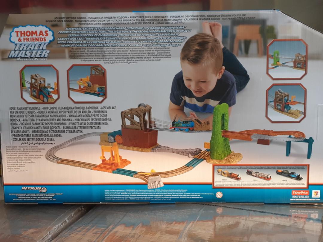 Thomas and Friends Thomas & Friends Trackmaster Scrapyard Escape Set ...