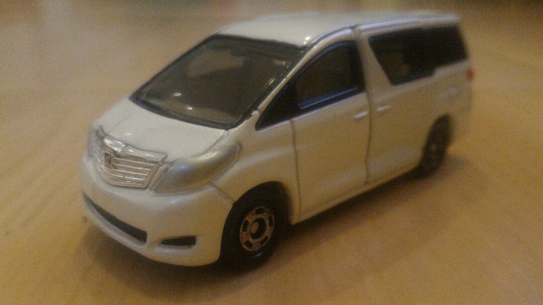 Tomica Toyota ALPHARD 2009, Toys & Collectibles, Mainan di Carousell