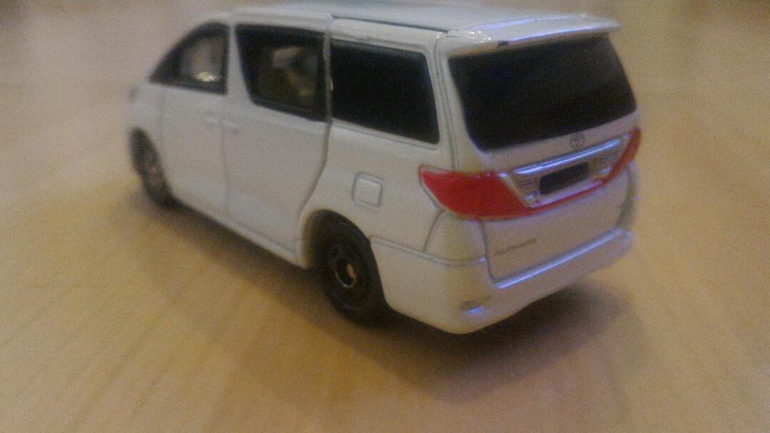 Tomica Toyota ALPHARD 2009, Toys & Collectibles, Mainan di Carousell