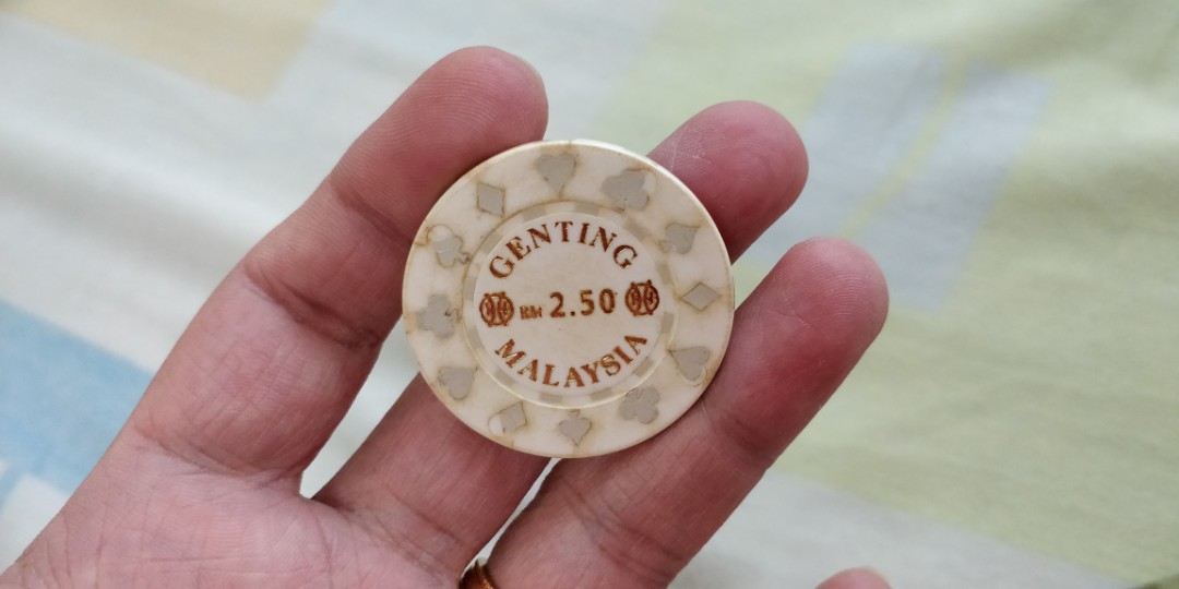 Genting Malaysia casino chip RM2.50, Hobbies & Toys, Toys & Games on ...