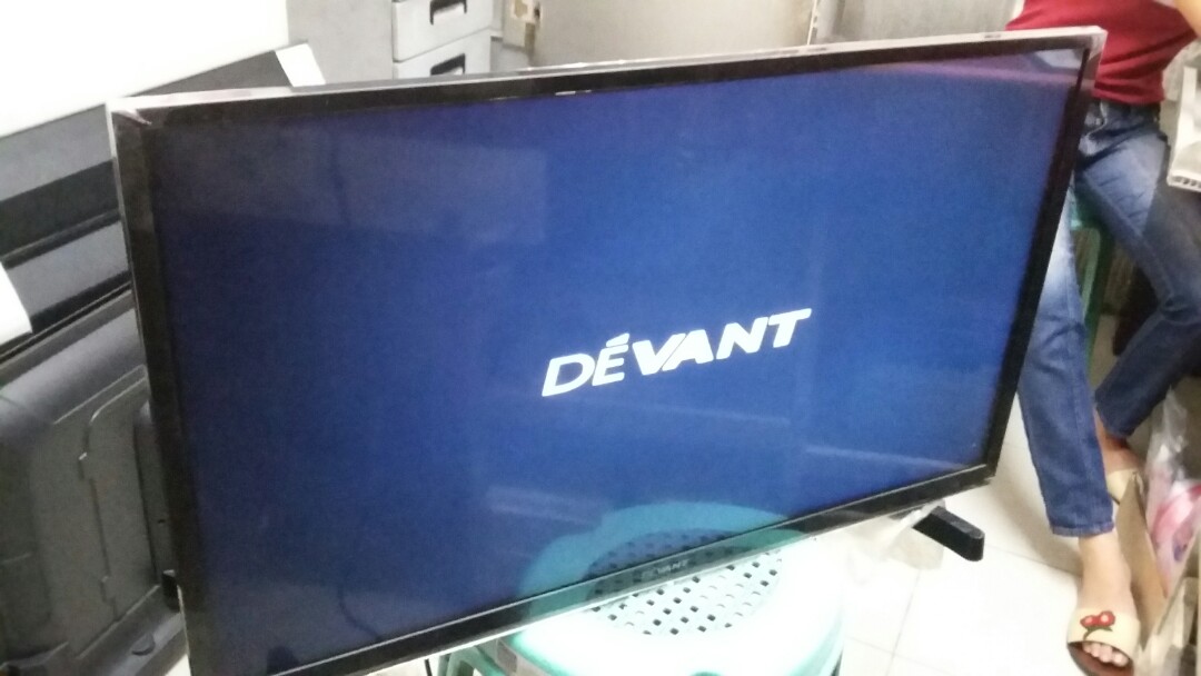 Devant LED TV 32inches, TV & Home Appliances, TV & Entertainment, TV on ...