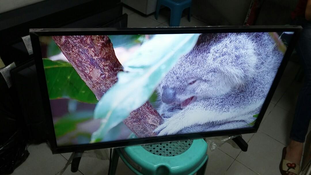 Devant LED TV 32inches, TV & Home Appliances, TV & Entertainment, TV on ...