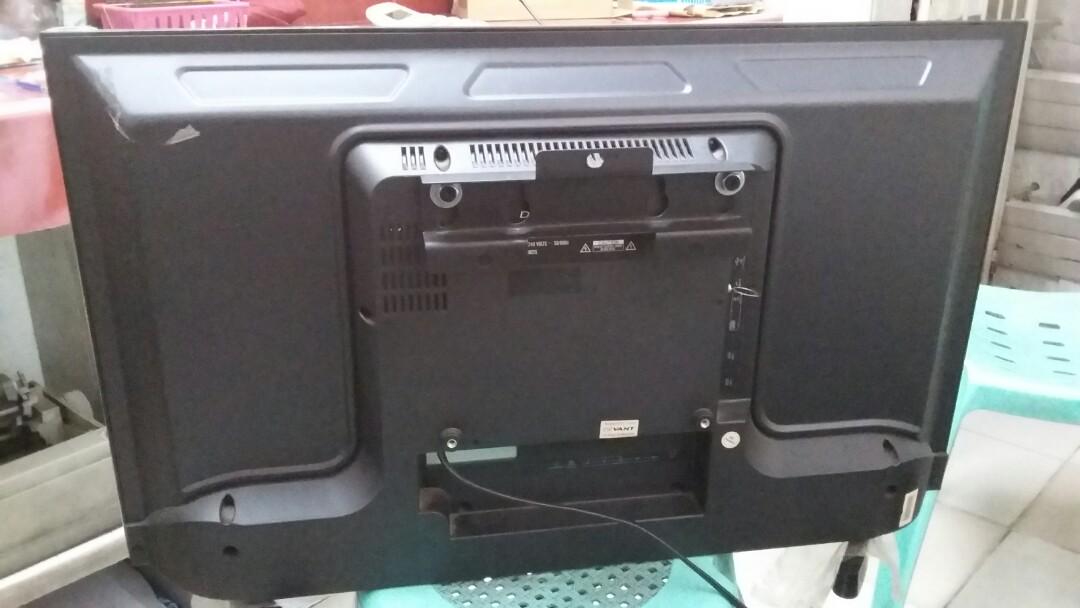 Devant LED TV 32inches, TV & Home Appliances, TV & Entertainment, TV on ...