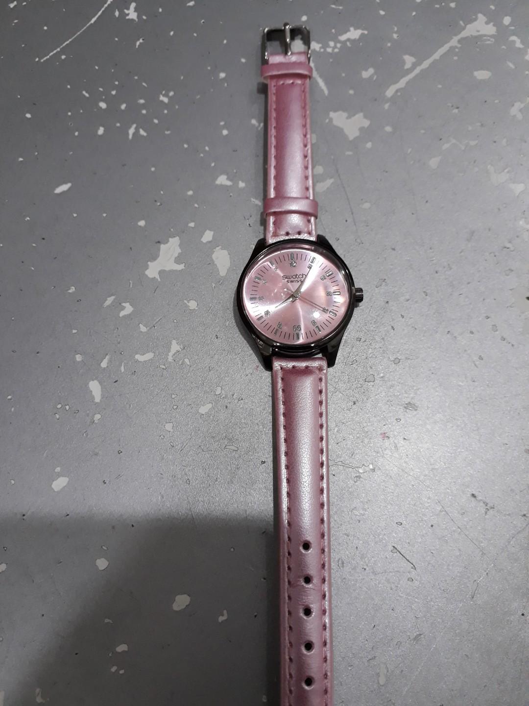 Jam tangan swatch pink, Fesyen Wanita, Jam Tangan di Carousell