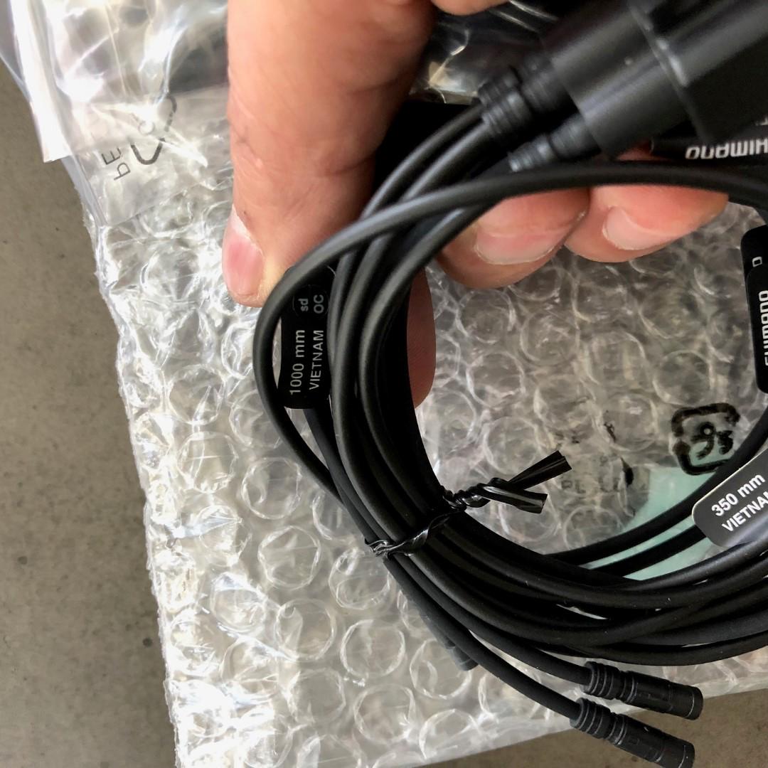 Shimano Di2 wires x 6, junction box and port, Sports Equipment ...