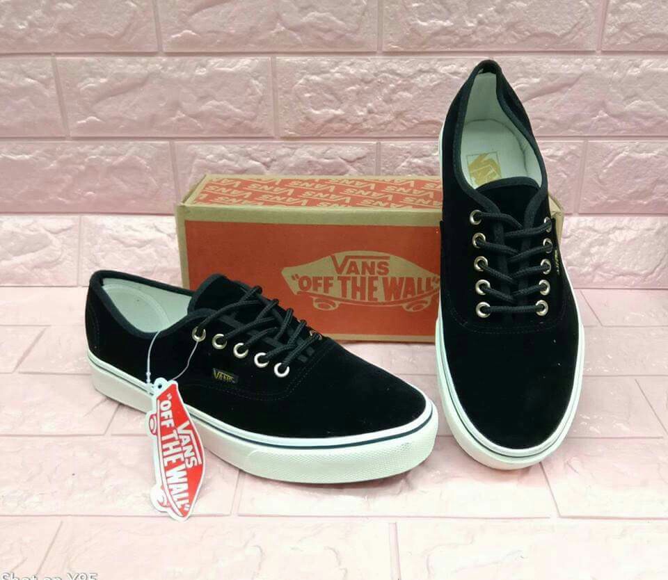 Vans GAMOSA Black couple shoes, Looking For on Carousell