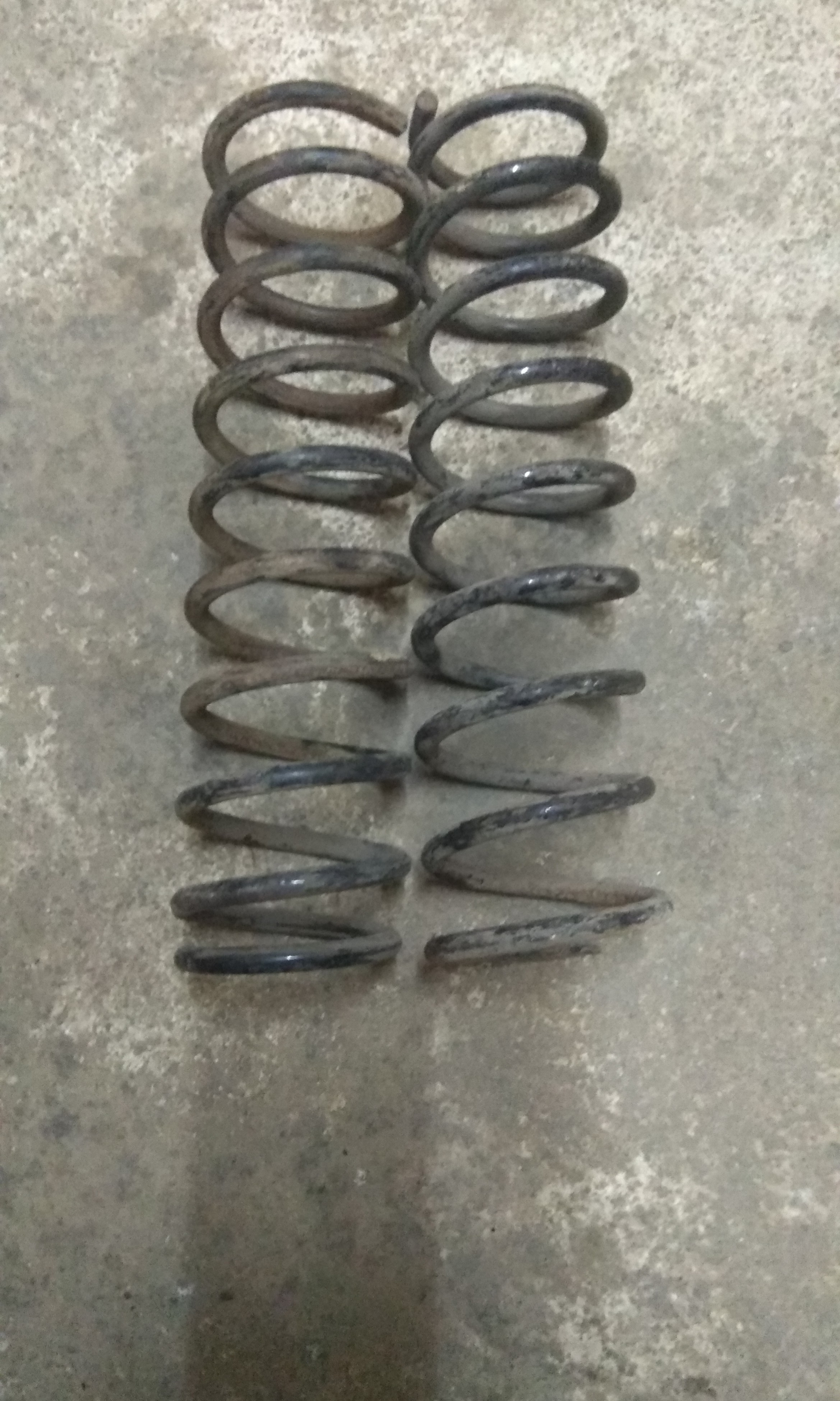 Coil spring belakang waja, Auto Accessories on Carousell