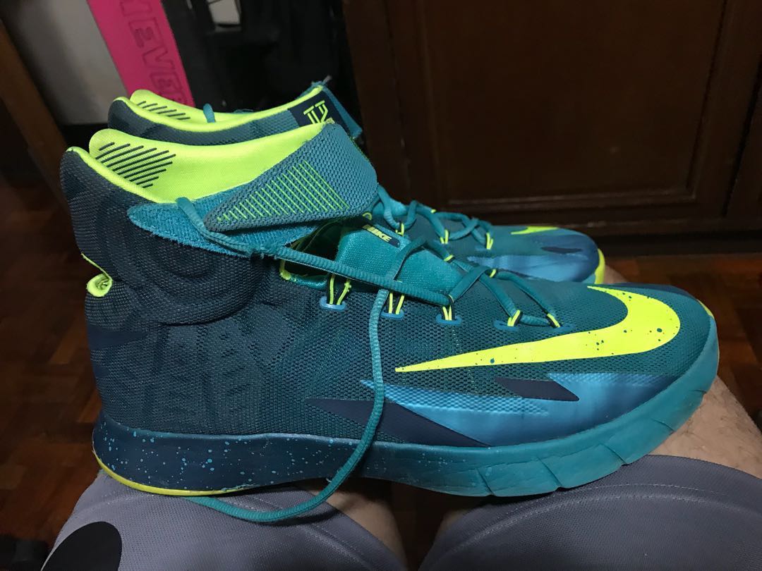 Nike Hyper Rev Kyrie PE, Men's Fashion, Footwear, Sneakers on Carousell