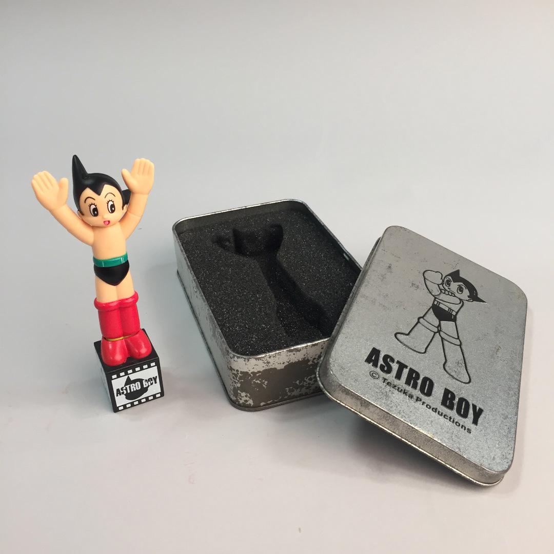 RARE ASTRO BOY PEN IN METAL BOX, Women's Fashion, Jewelry & Organisers ...