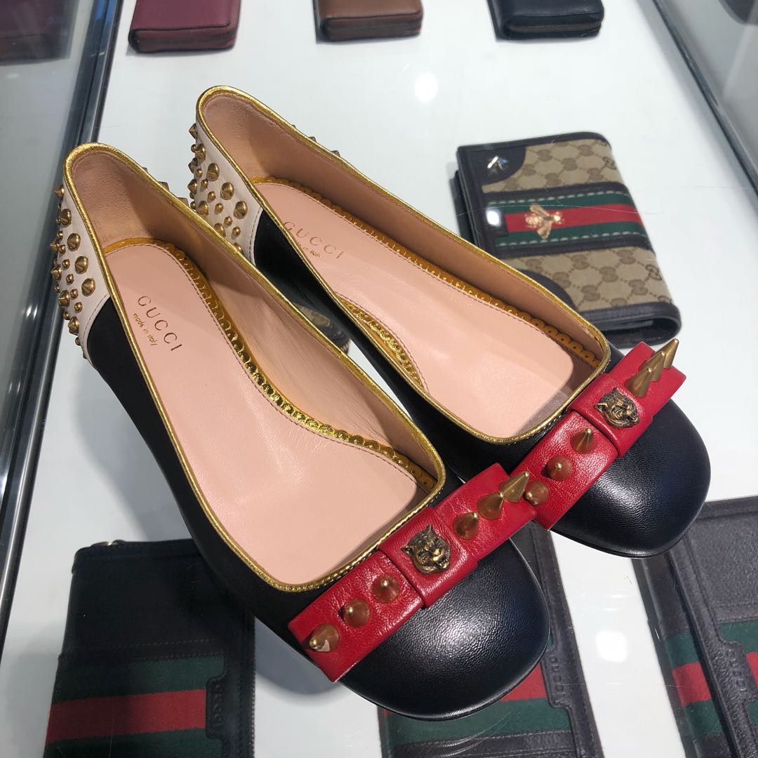 Gucci Shoes Spiked Flats, Women's Fashion, Footwear, Flats on Carousell