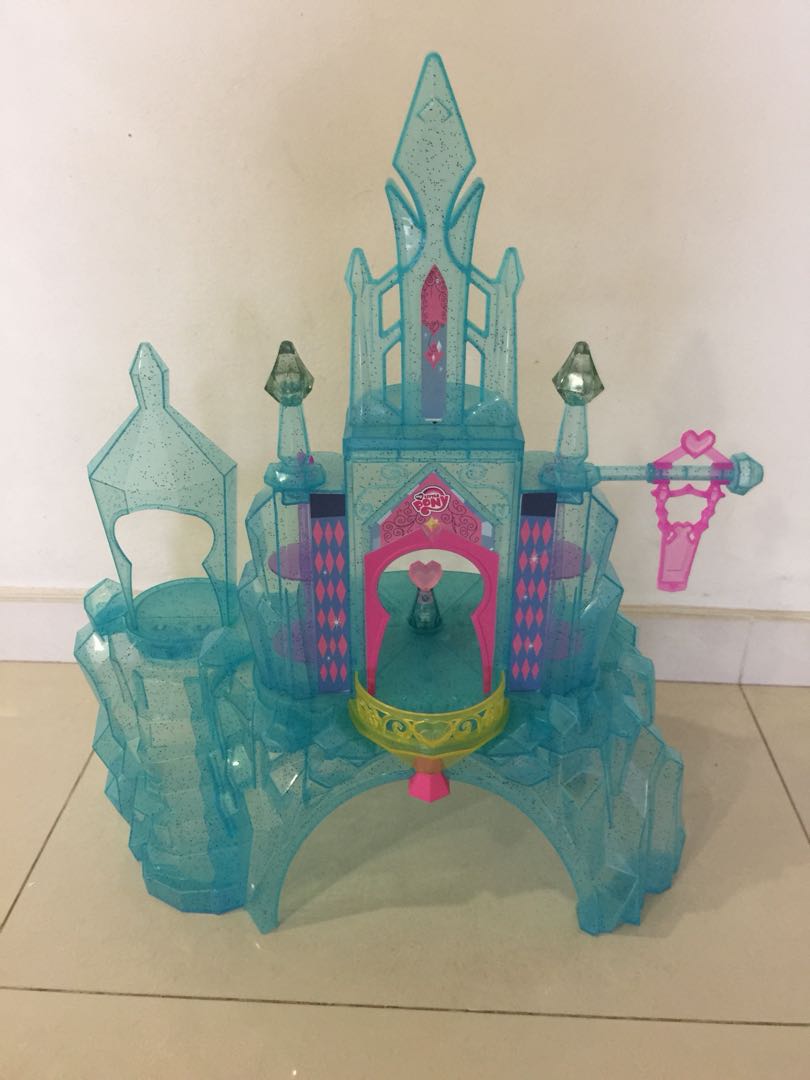My Little Pony Explorer Equestrian Crystal Empire Castle, Hobbies ...